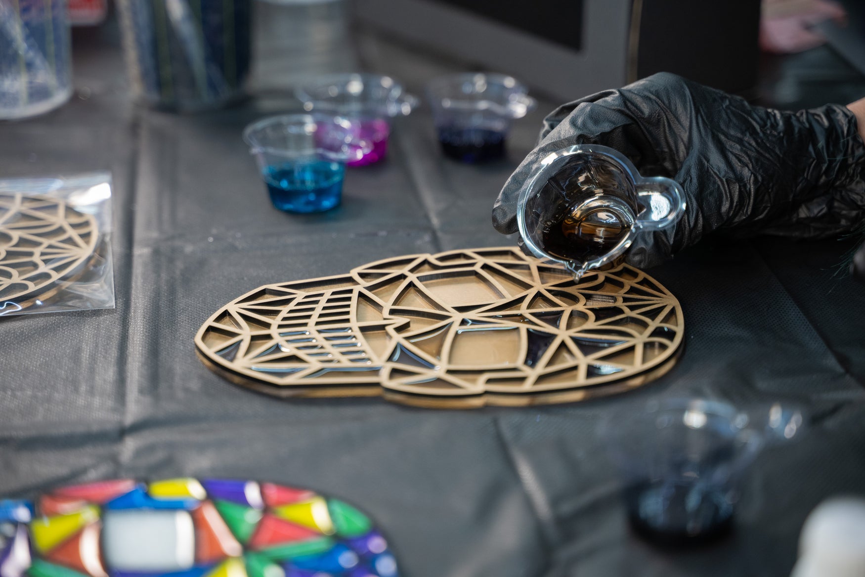 Resin Art Classes Brisbane | Creative Nights Out With Friends – Resi Art